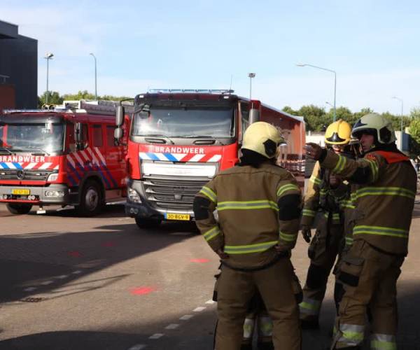 Brandweer rukt uit voor rook uit bedrijfspand Molendijk-Zuid | Omroep Meierij