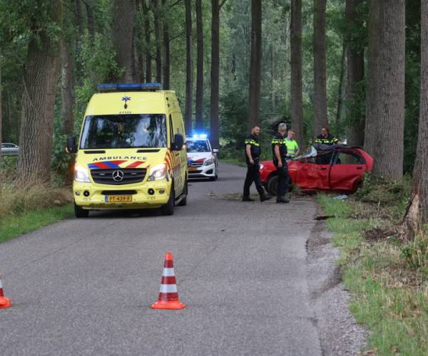 Auto crasht op Martermanshurk Schijndel | Omroep Meierij