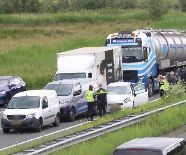 Grote file A50 bij Veghel na ongeval met meerdere voertuigen | Omroep Meierij